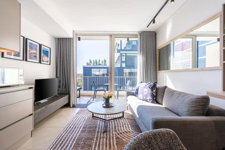 New Designer Br | 5min > Stadium | Pool+parking - Cape Town