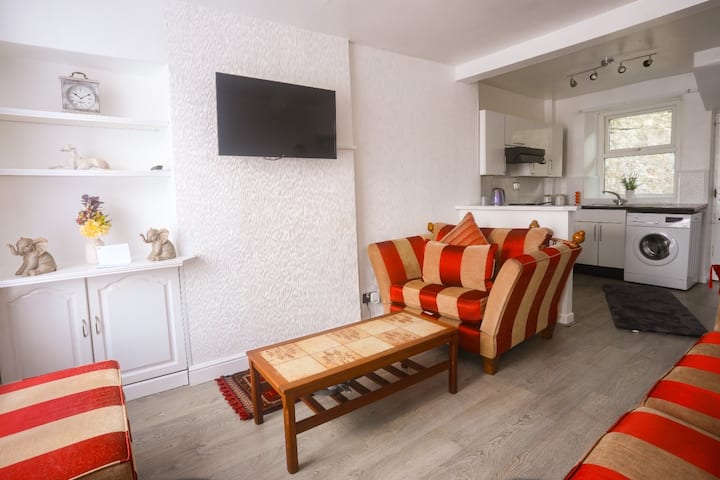 2-bed Apartment, Sleeps 6, 8-min Walk To Centre - Morecambe