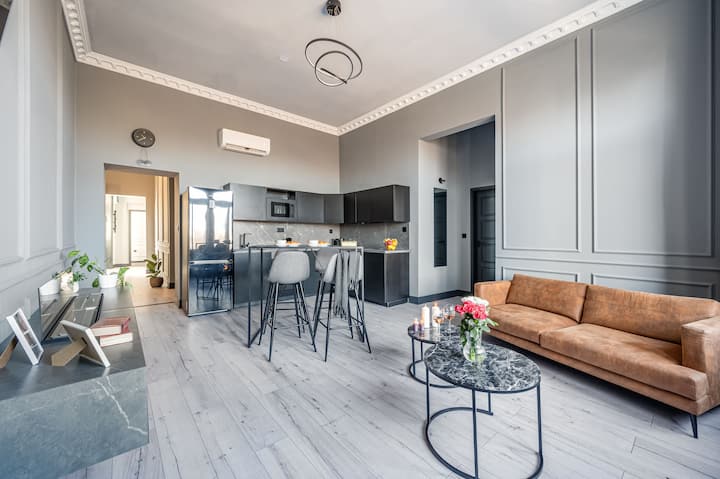 Deluxe N' Industrial 3bedrm Suit In The Center - Budapest