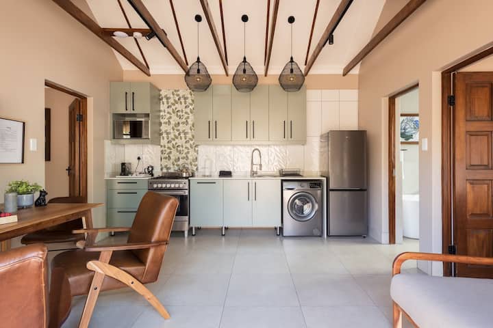 Modern 2‑bed Stay (Sleeps 5) Nea - Pretoria