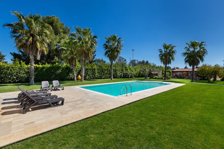 Trullo Bouganville By Perle Di Puglia - Francavilla Fontana