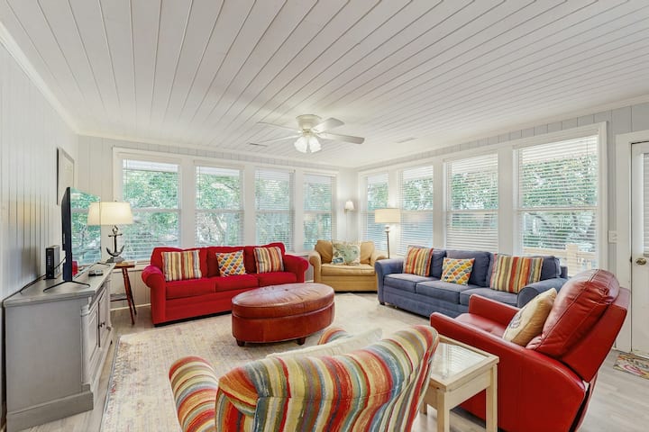 3br Serene Home With Outdoor Deck, Close To Beach - Edisto Beach, SC