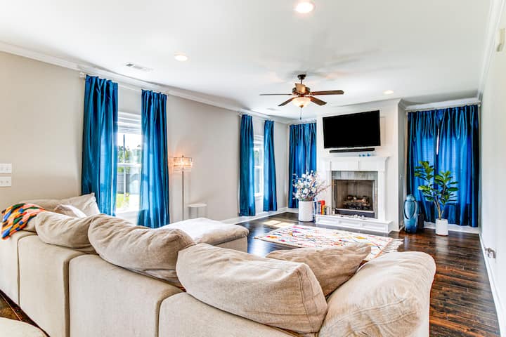 4 Mi To Dtwn: Stylish Home W/ Large Yard In Dothan - Dothan, AL