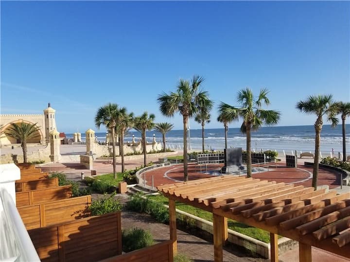 Three Family-friendly Units, Outdoor Pool Onsite! - Daytona Beach, FL