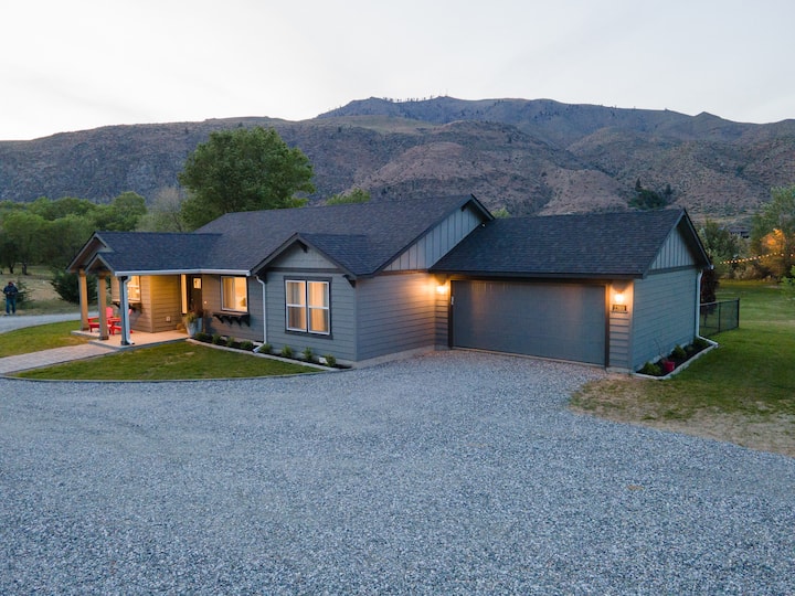 Pirates Cove Retreat | Glamping-style Escape With - Lake Chelan, WA