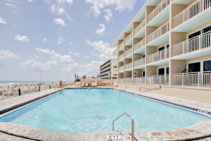 Free Daily Activities! Near All Action In Daytona! - Daytona Beach