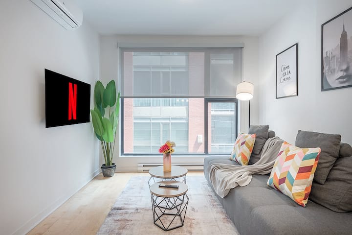 Basilica- Quaint And Bright - Brossard