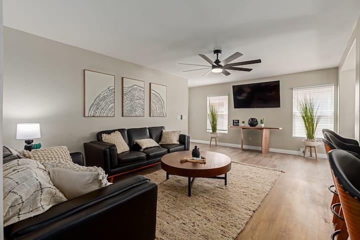 Modern & Cozy 3-bedroom Home In El Mirage, Az - 瑟普賴斯