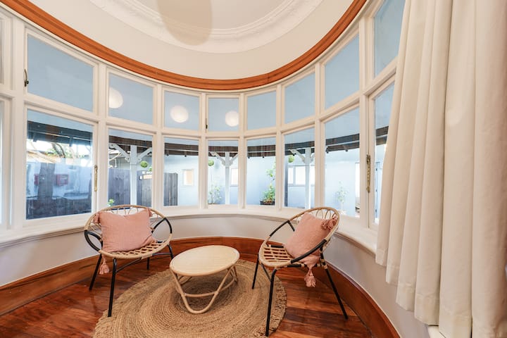 6 Sandcastles - Saint Clair