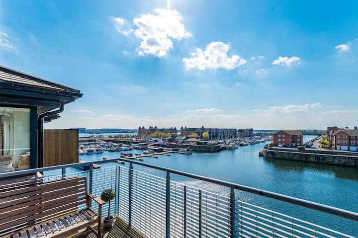 Waterfront Penthouse I With Parking & Balcony! - Liverpool