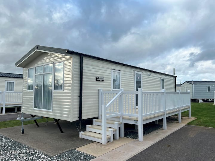 Gold Pet Caravan (Sleeps 6) Sk2113 - Skegness