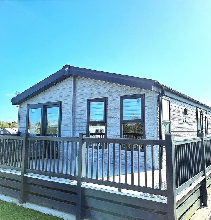 Platinum Pet Lodge (Sleeps 6) Sk1872 - Skegness