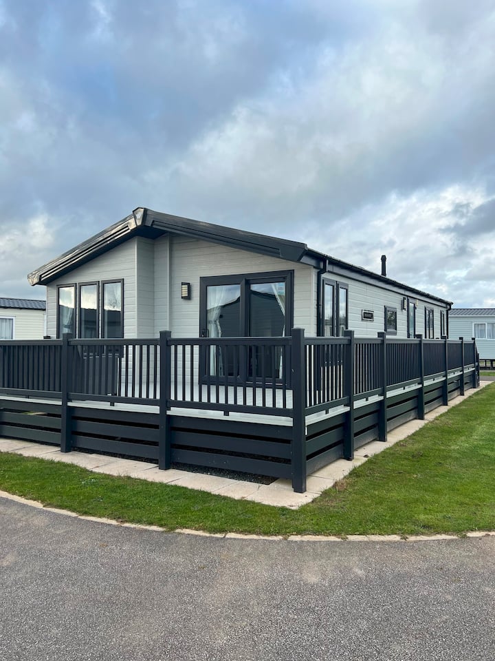 Platinum Lodge No Hot Tub (Sleeps 4) Sk1865 - Skegness