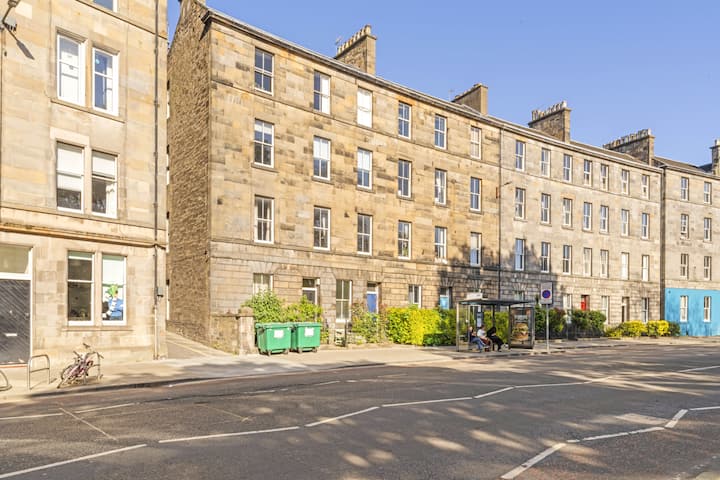 Hope Park 3 Bedroom Apartment - Edinburgh - National Museum of Scotland
