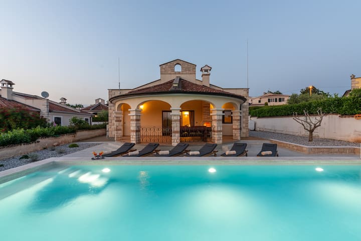 Villa Oliva With Private Pool - Poreč