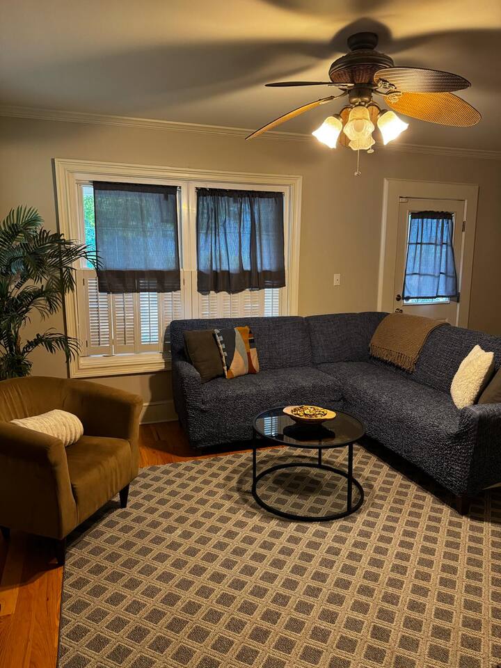 5 Bedroom Refined Saratoga Retreat - Saratoga Springs, NY