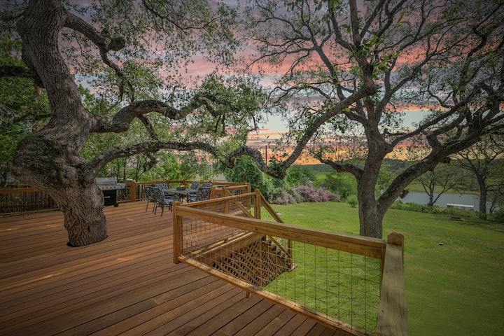 Spacious Lakehouse-private Dock-king Bedrooms! - Spicewood
