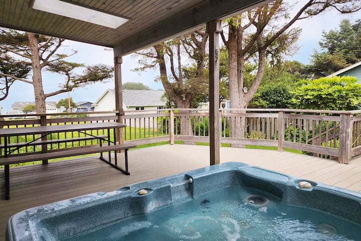 Walk To Everything! Hot Tub! ~ Shorepine Haven - 亞查茨