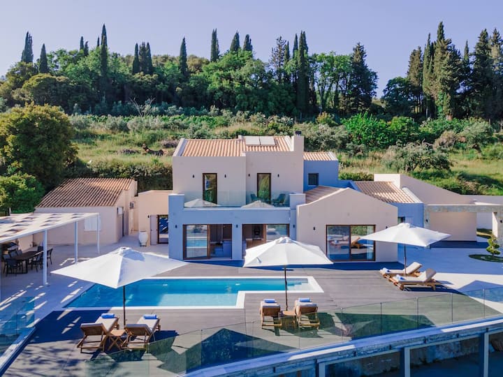 Villa Athina - Peaceful 4 Bedroom - Corfu