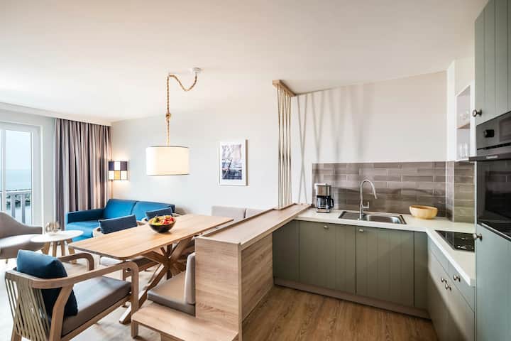 Couple Retreat Right On The Beach In Stylish Hotel - Boltenhagen