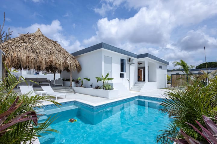 New | Tropical Getaway With Bbq & Pool - Curaçao