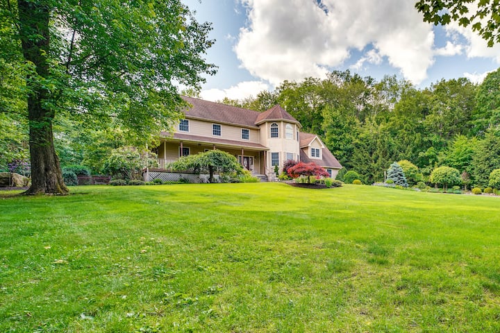 Serene Hudson Valley Escape W/ Pool & Grill - Brewster, NY