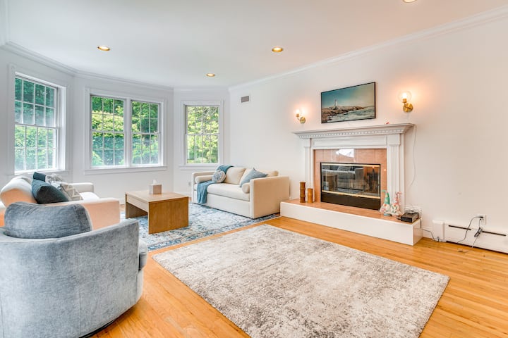 Serene Hudson Valley Escape W/ Pool & Grill - Brewster, NY