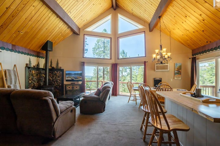 Robinhood Cabin – Forest Views, Fire Pit & Family- - Strawberry, CA