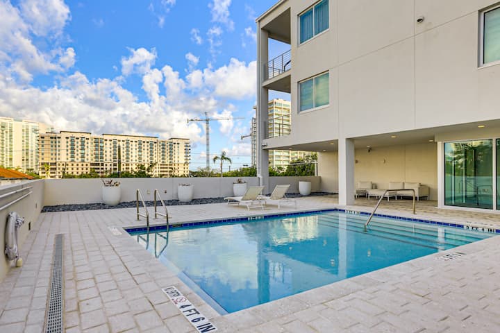 1 Mi To Dtwn Sarasota: Remodeled Condo W/ Balcony! - 새러소타