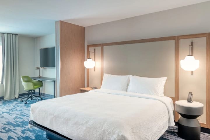 Near I-65 | Free Parking. Breakfast. Gym. - Indianápolis, IN