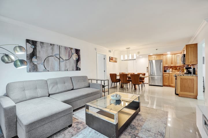 Seaside 3br Condo In Resort - Miami Beach, FL