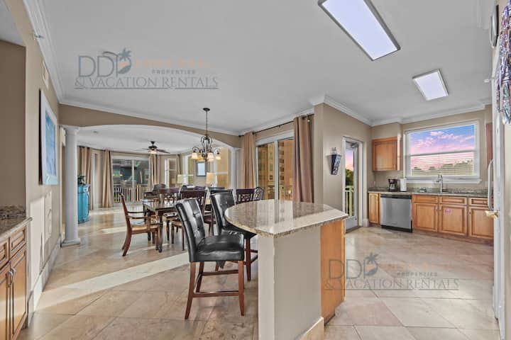 Legacy Tower One 408 Overlooks The Beautiful Gulf - Biloxi, MS