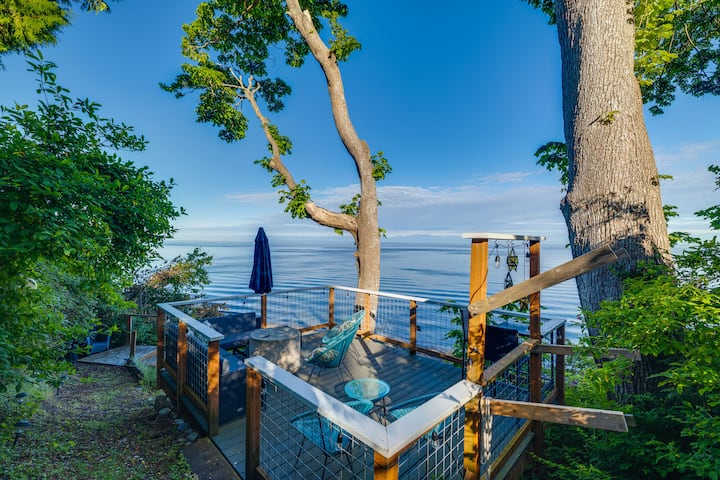 Stunning Semiahmoo Bay Views: Spacious Pnw Home - White Rock