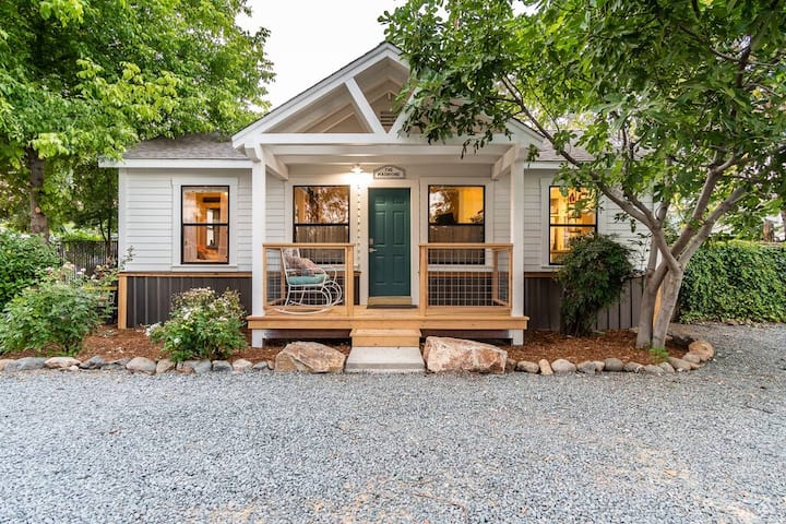 Creektown Cottages/ The Madrone - Grass Valley, CA