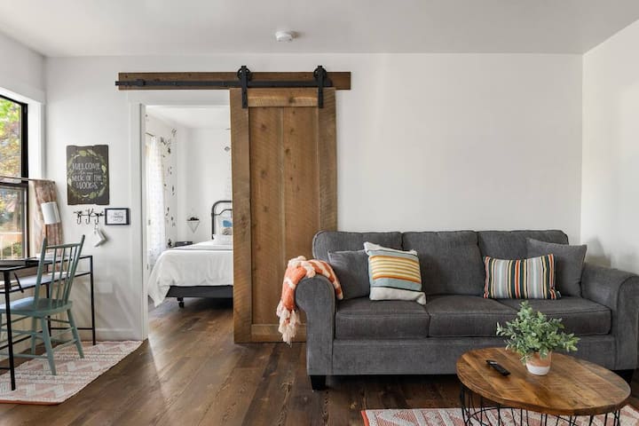 Creektown Cottages/ The Madrone - Grass Valley, CA