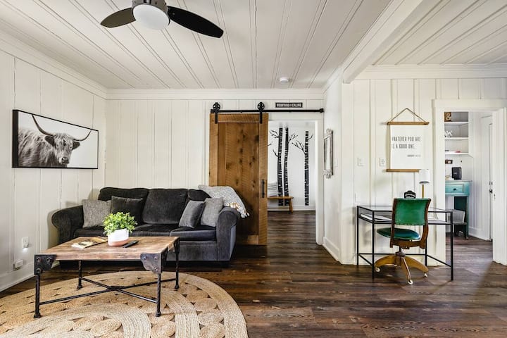 Creektown Cottages/ The Willow - Grass Valley, CA