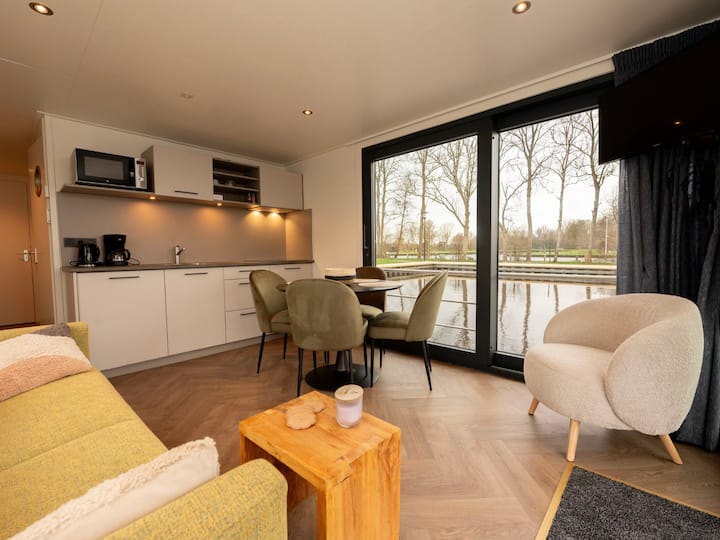 Belle Péniche Avec Terrasse - Sneek