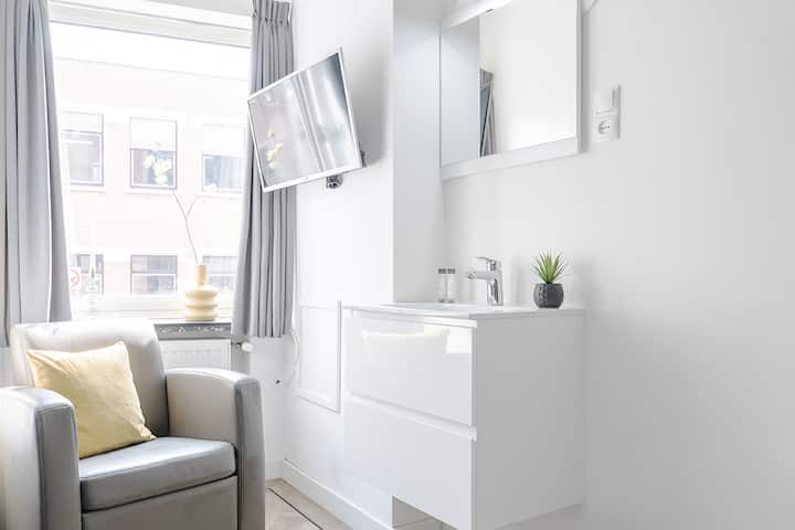 Single Budget Room With Tv - Tilburg