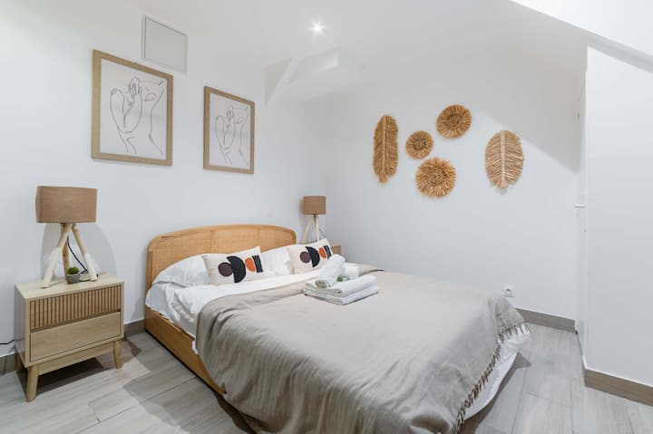 Les Lilas: Appartement 1 Chambre, Wifi Et Confort - Les Lilas