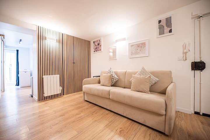 Feel Like Home Near Palais Royal & Louvre - Paris Gare de Lyon