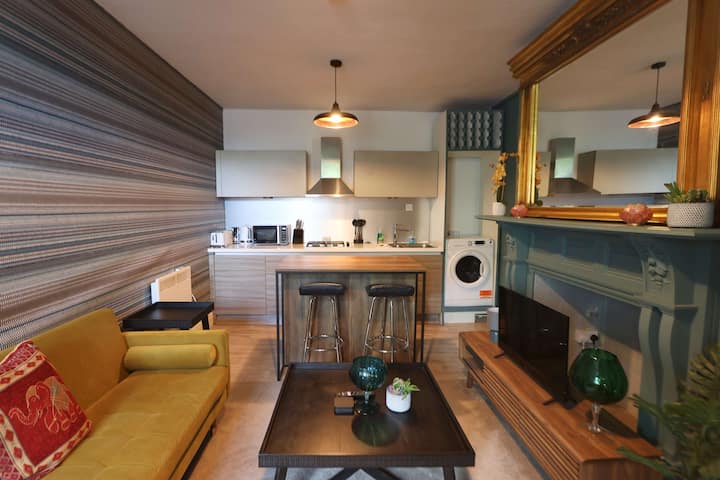 One Bedroom Ground Floor Flat In Clifton Village - Bristol