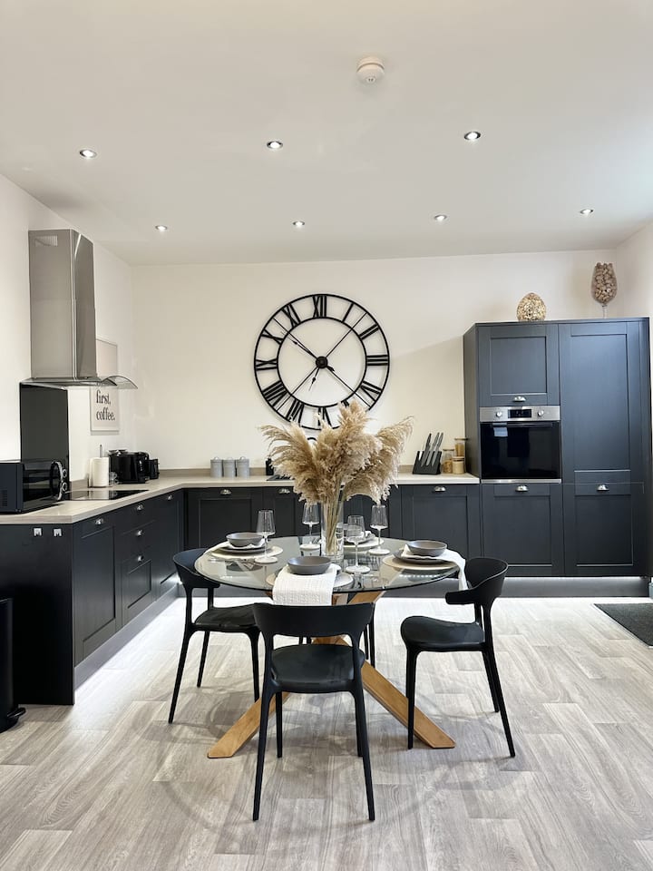 The Cavendish | King Bed | King Sofa Bed - Wirksworth