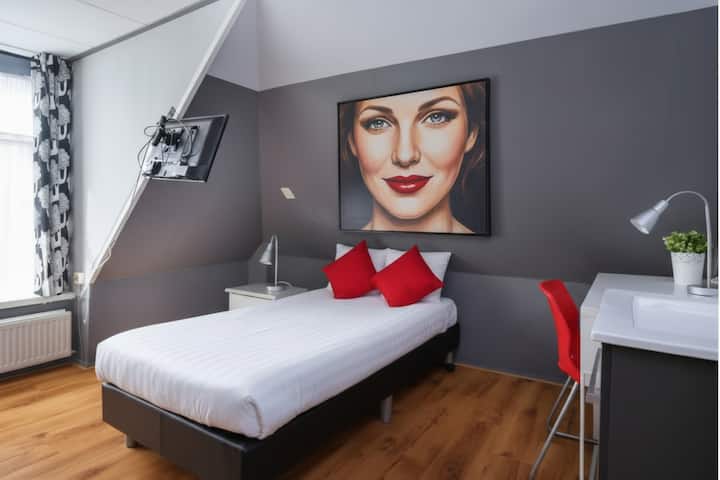 Maison 7 Chambres Avec Climatisation • 4 Toilette - Dordrecht