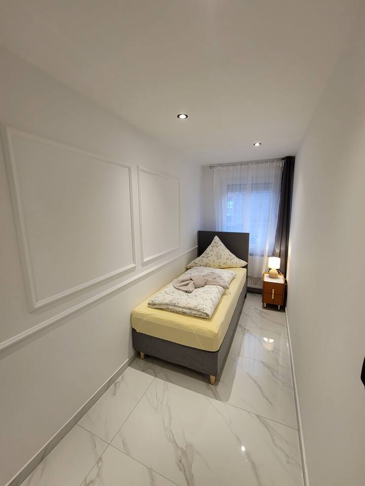 Single Room Petra (Separate Shower)- Apt 2 - Borkum