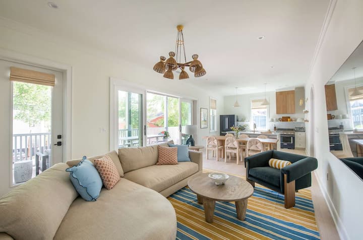 Downtown Luxury 5 Bed + Elevator, Parking, Bikes! - Charleston, SC