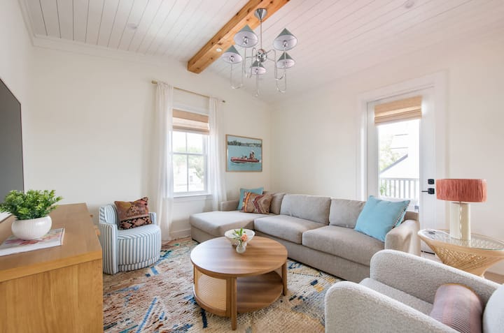 The Charlee Flats | New 4br Modern Charleston Chic - Charleston, SC