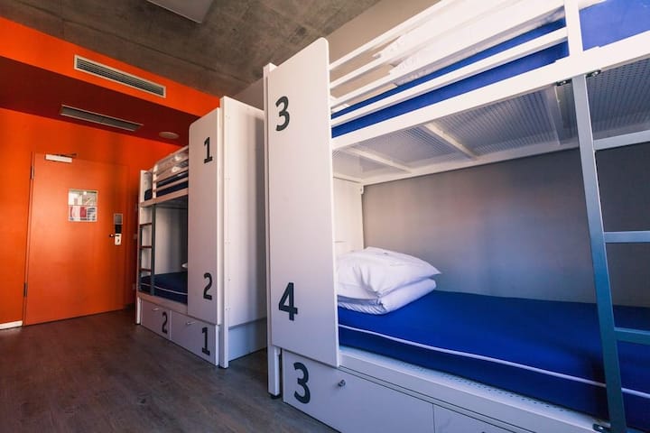 Generator Mitte - Private 4-bed Room Ensuite - Kreuzberg