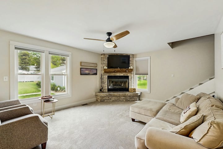 Serene 4br Home | Hot Tub | Dogs-ok - Arcadia, MI