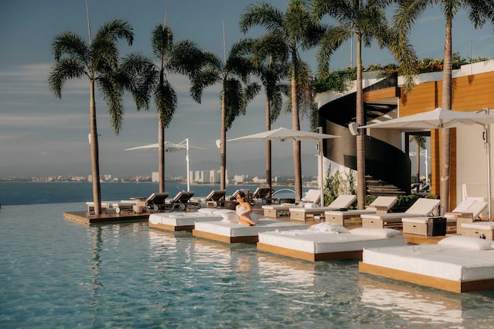 Modern Corner Condo With Epic Pool At Soho - Mexique