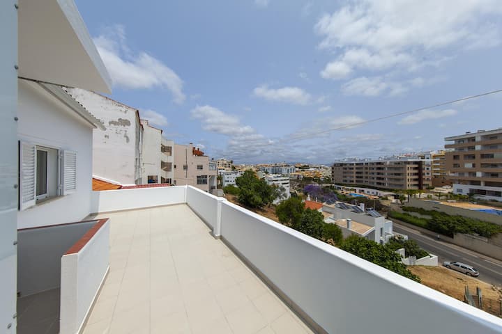 B101 - Abrotea Cozy 2 Bed Apartment In Lagos - Lagos
